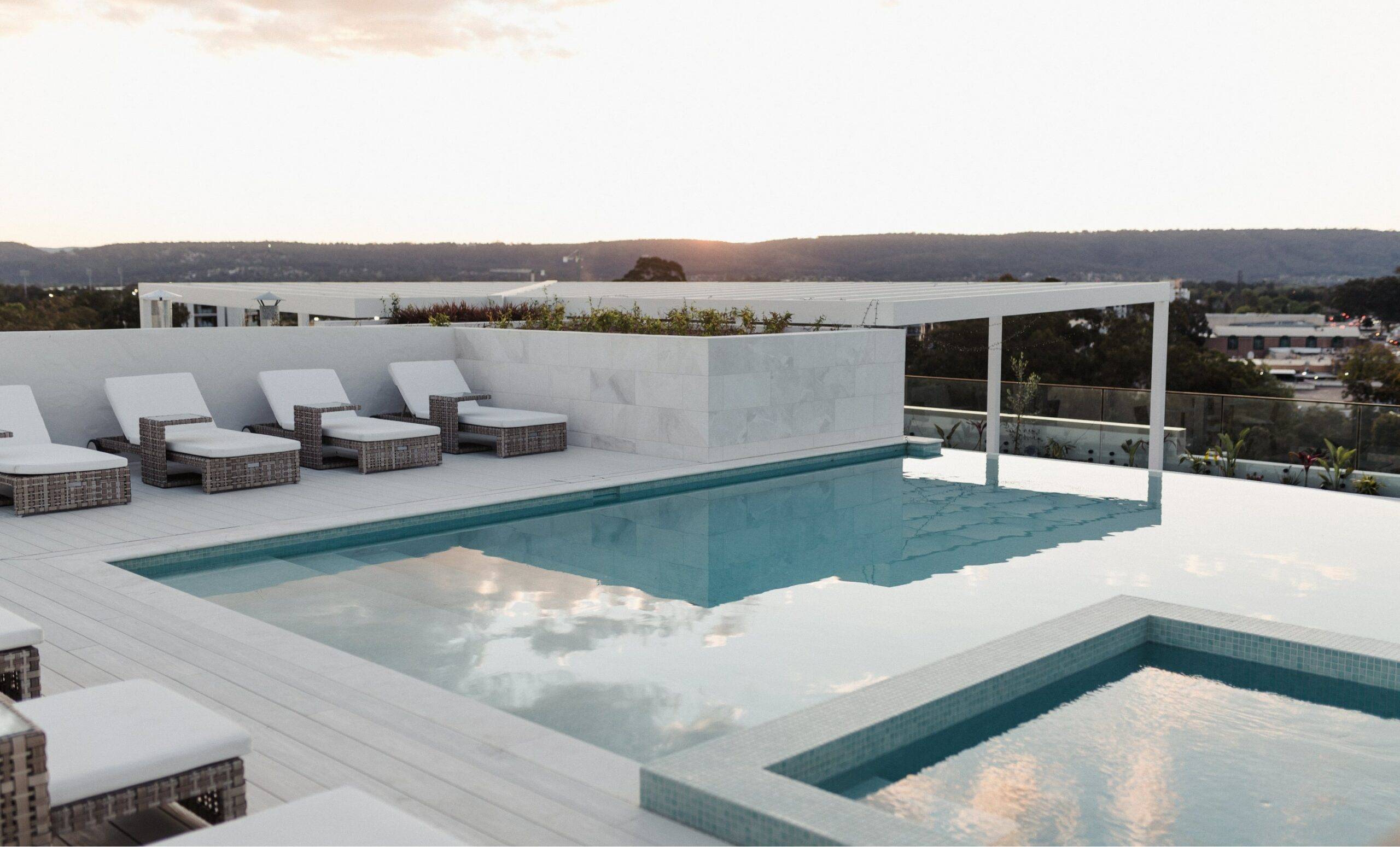 Astina Suites Penrith, Penrith : hotel during the day - Dayuse.com