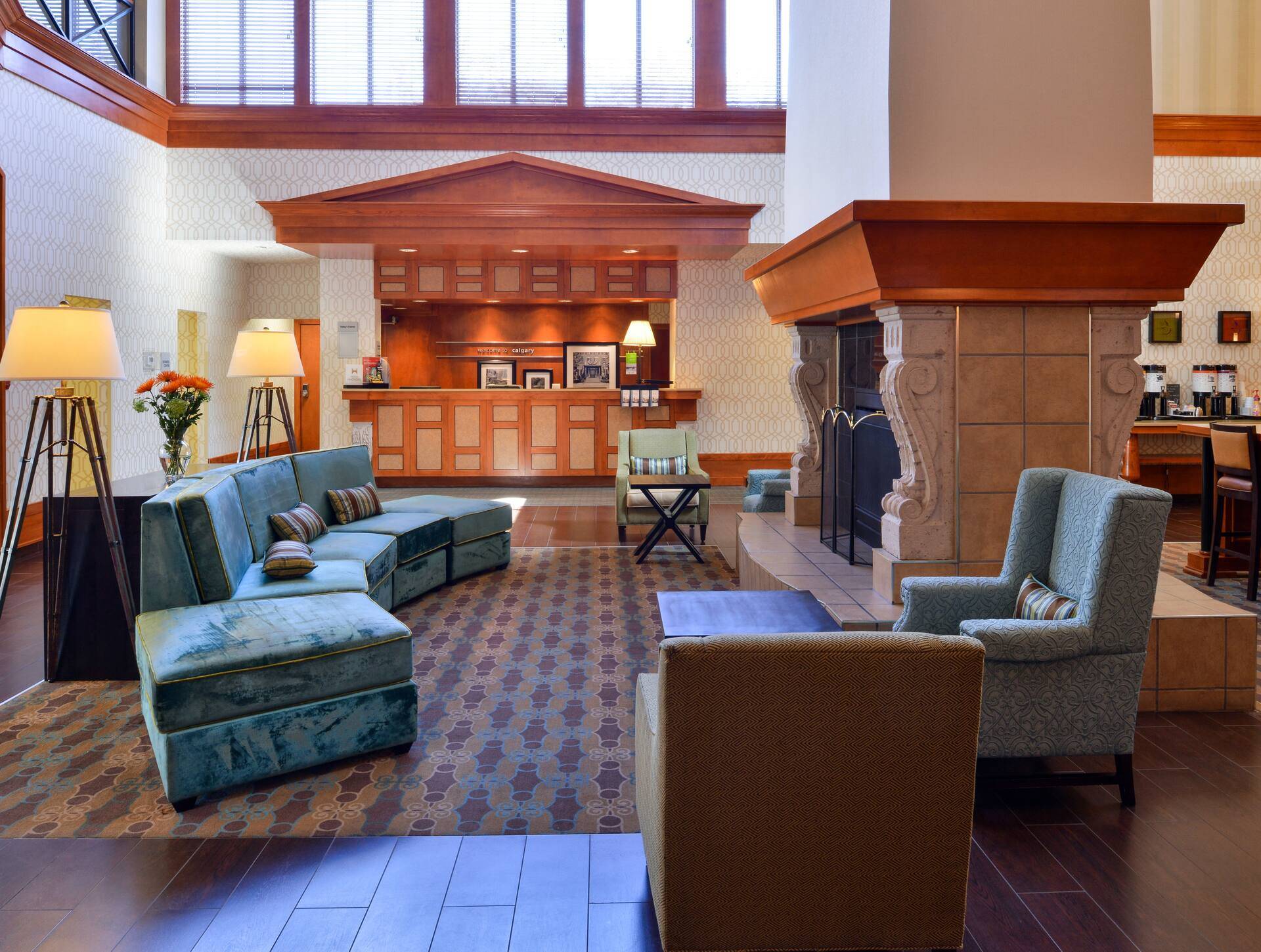Hampton Inn & Suites by Hilton Calgary University NW, Banff Trail : -47 ...