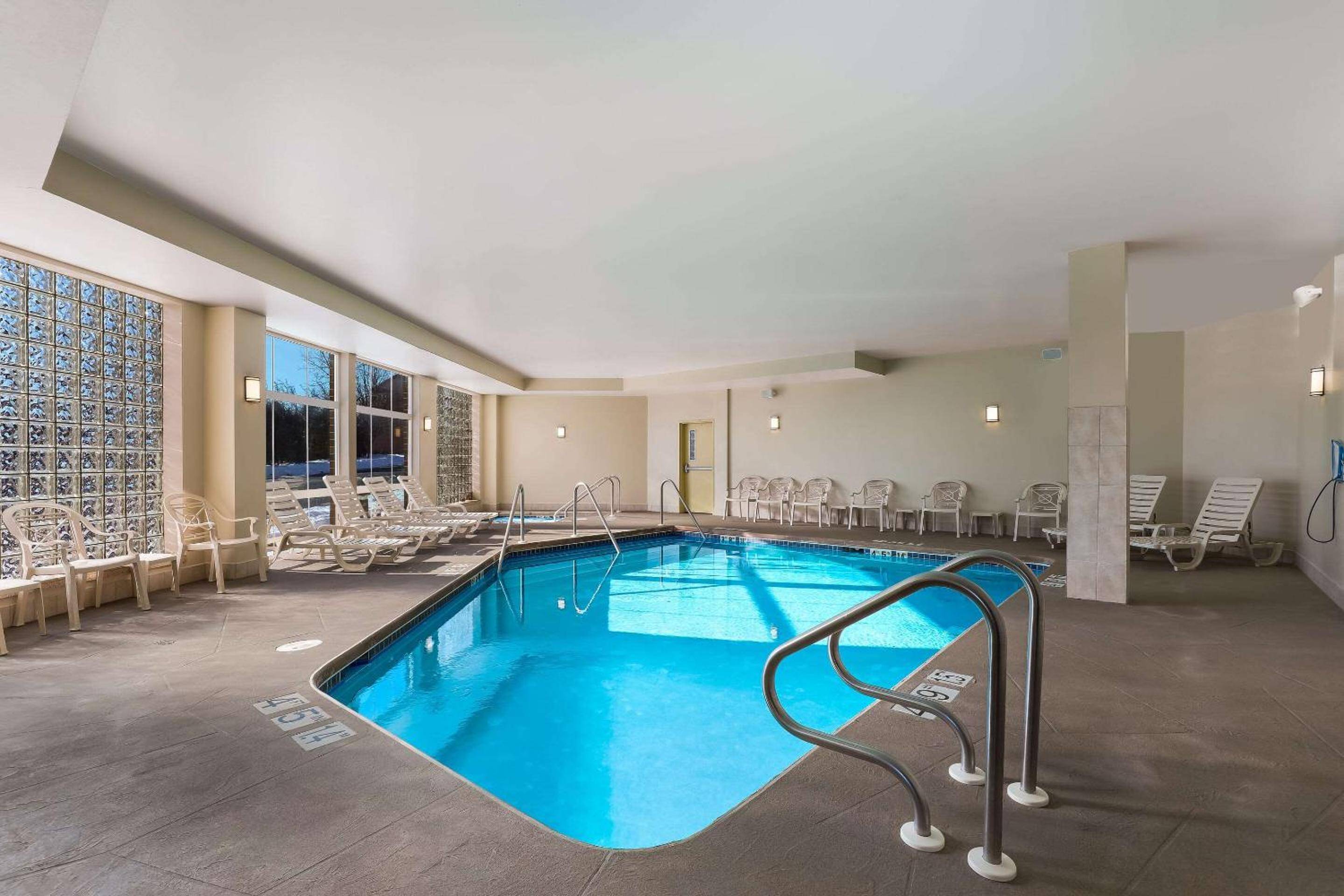 MainStay Suites Fitchburg - Madison, Fitchburg : -27% en journée ...