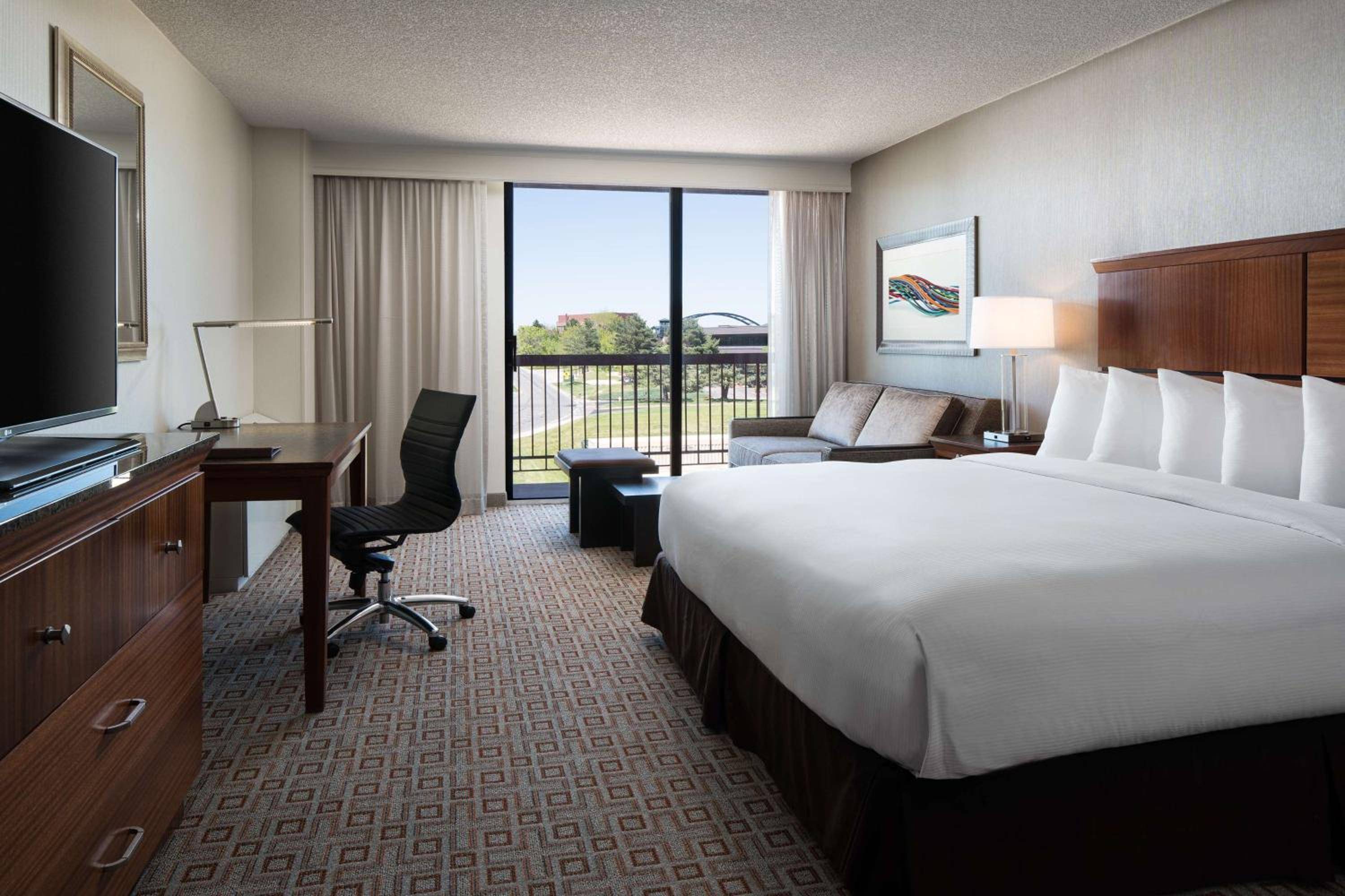 DoubleTree by Hilton Denver Tech, Englewood : -36% during the day ...