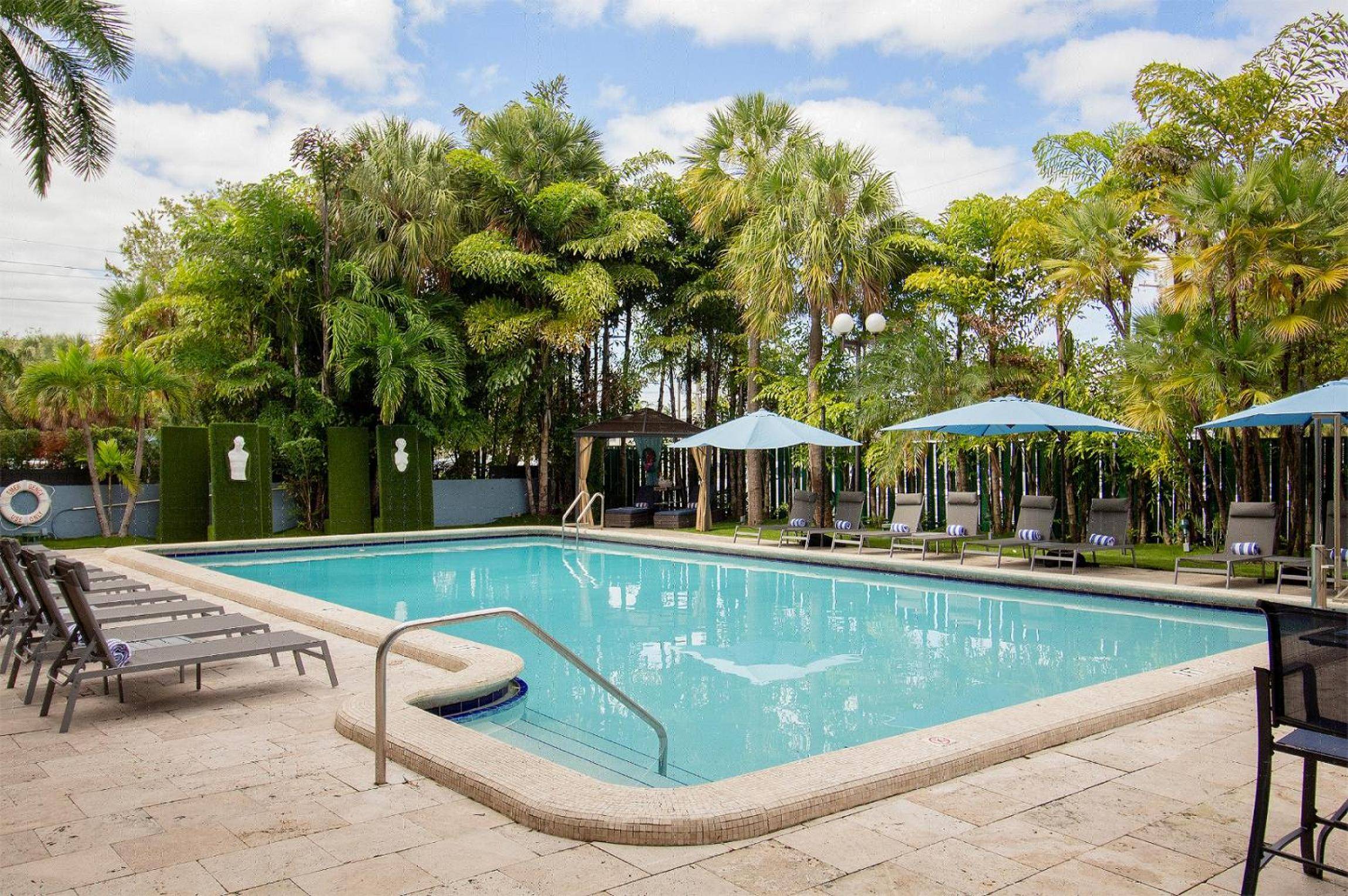 Book a Day Pass for a Hotel or Resort in Miami | Pool & Spa Access