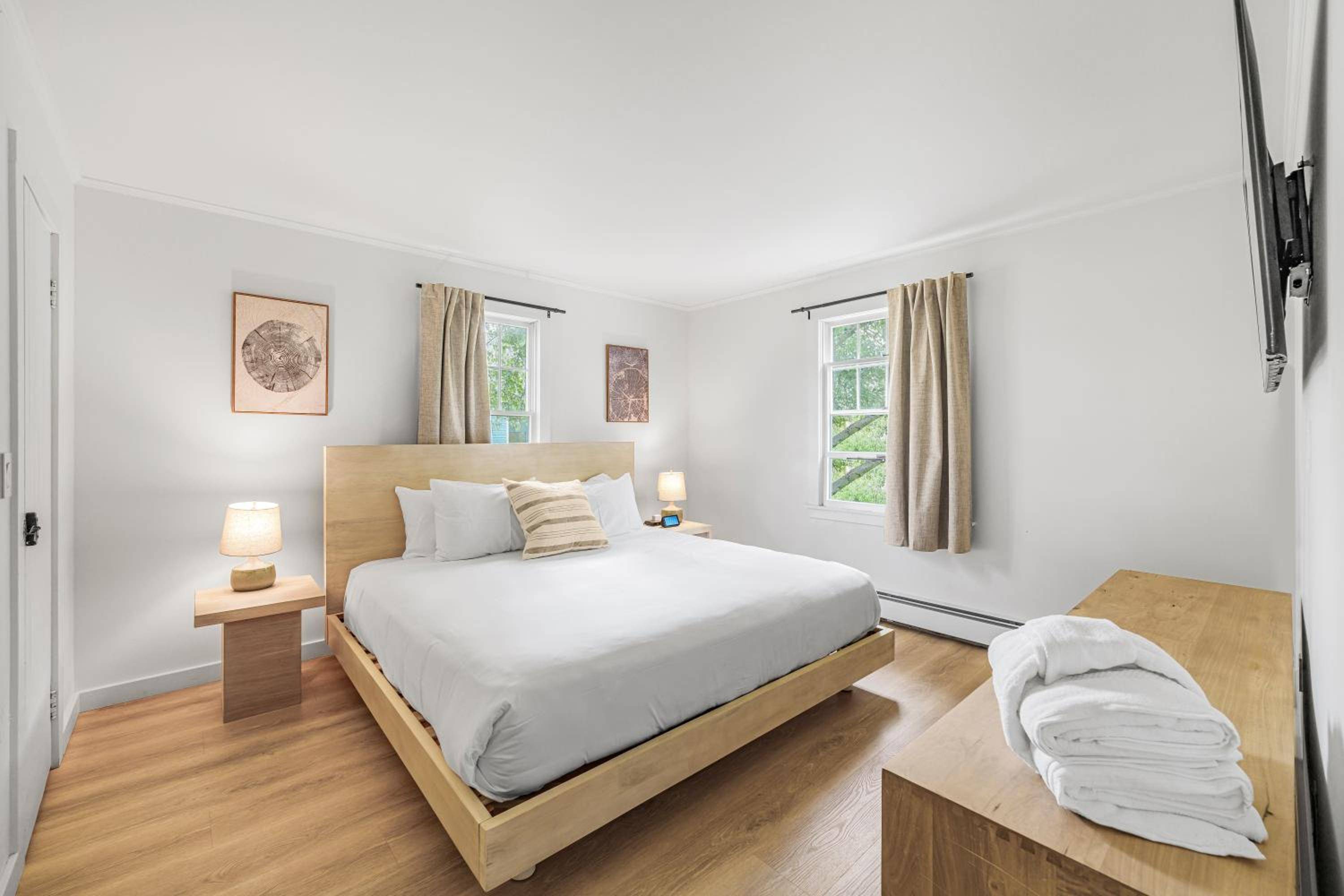 Aspen at Manchester, Manchester Center : -34% during the day - Dayuse.com