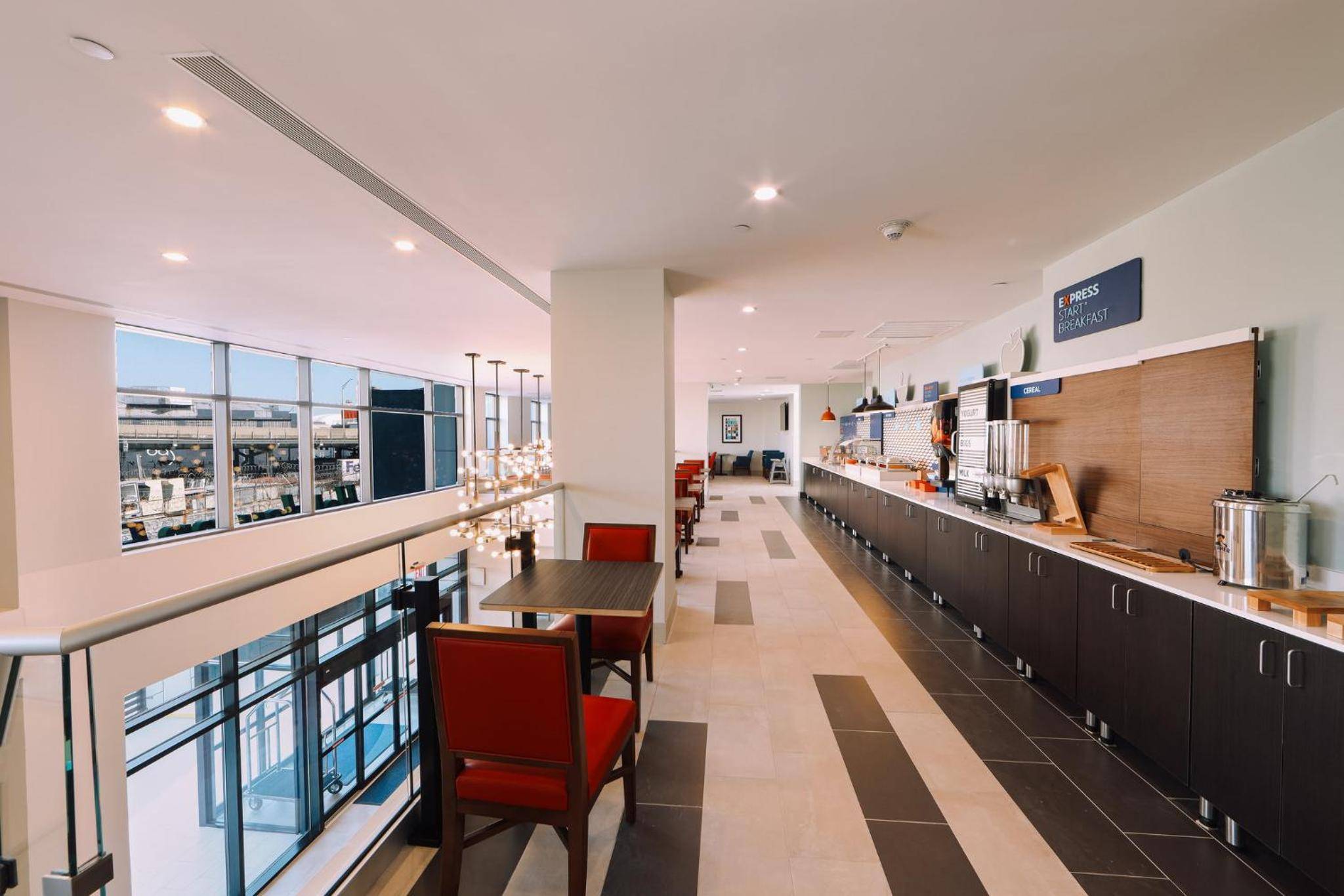 The Holiday Inn Express Long Island City, Long Island City : -22% ...