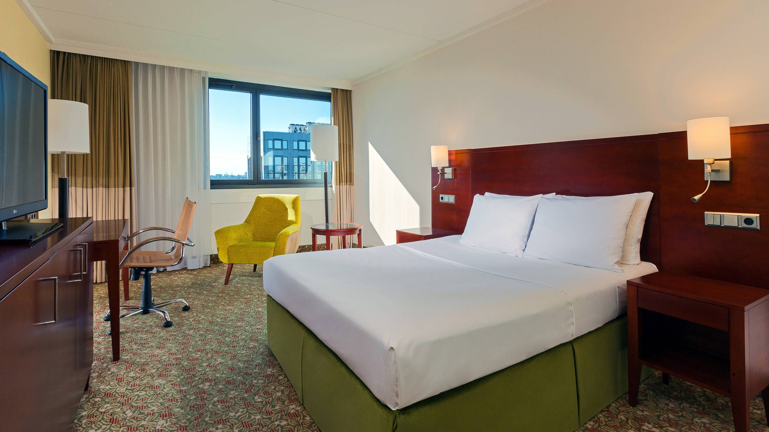 Courtyard by Marriott Düsseldorf Seestern, Stadtbezirk 4 : -31% during ...