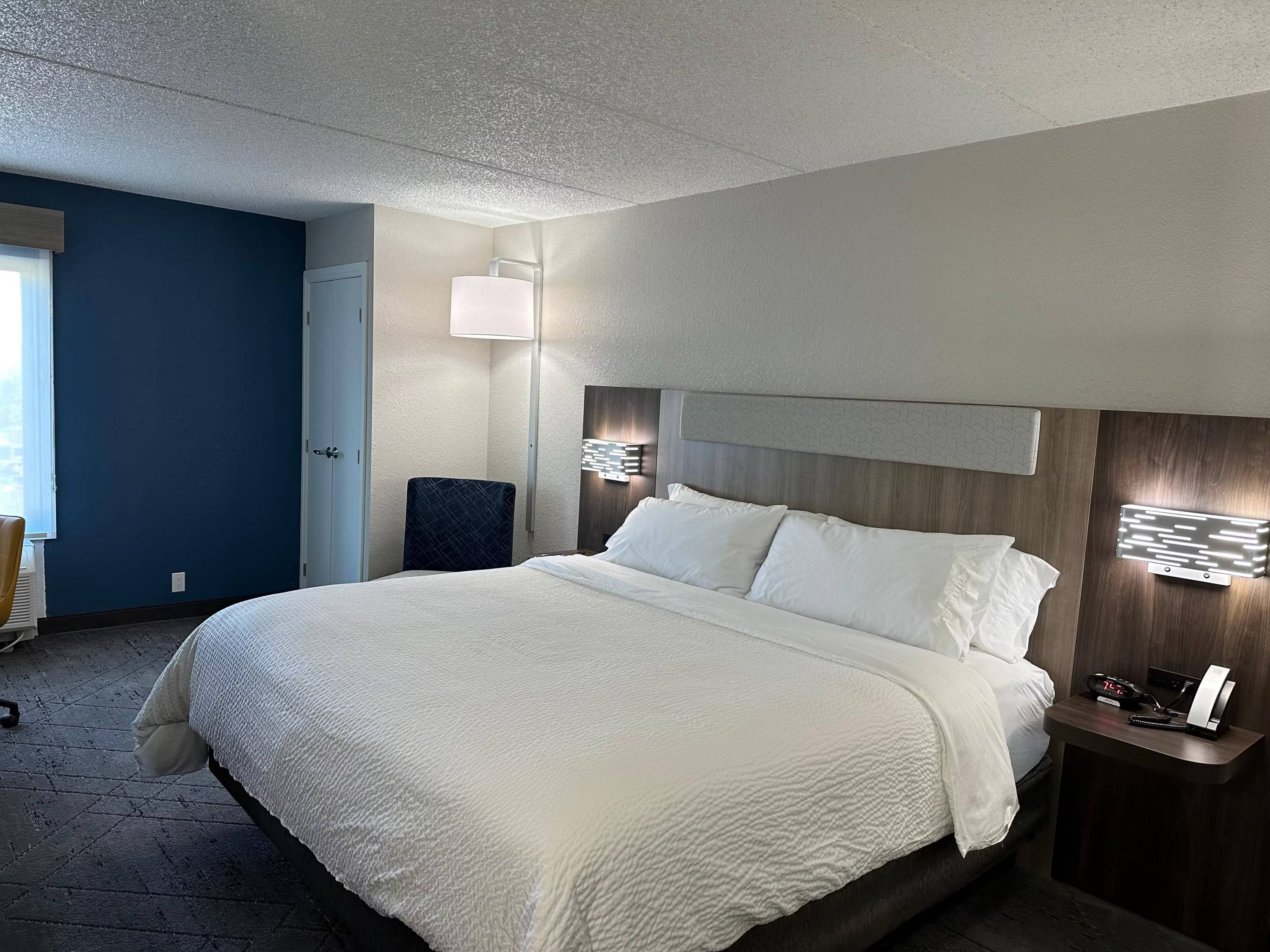 Holiday Inn Express & Suites Eden Prairie - Minneapolis, an IHG Hotel ...