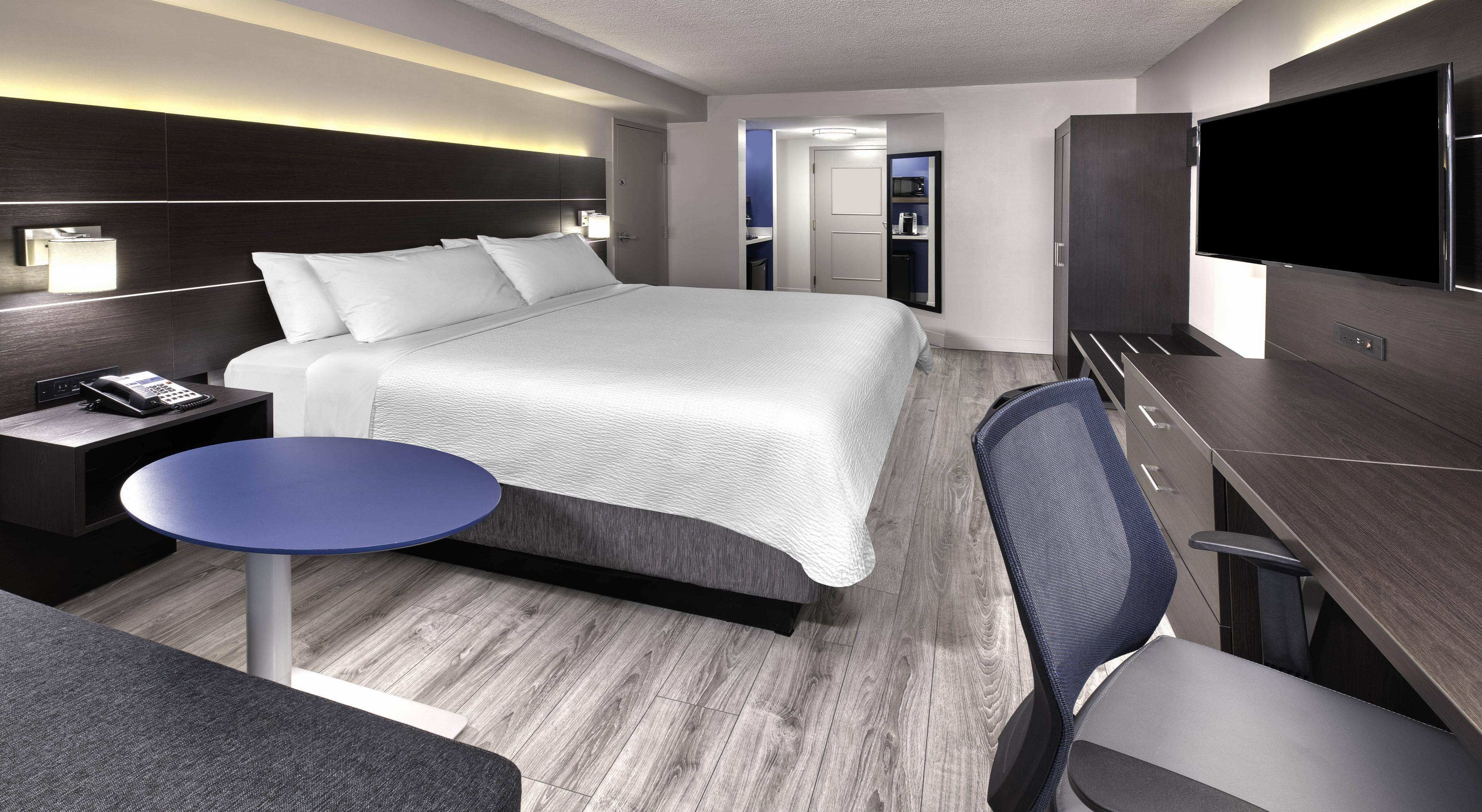 Holiday Inn Express & Suites Mississauga-Toronto Southwest, an IHG ...