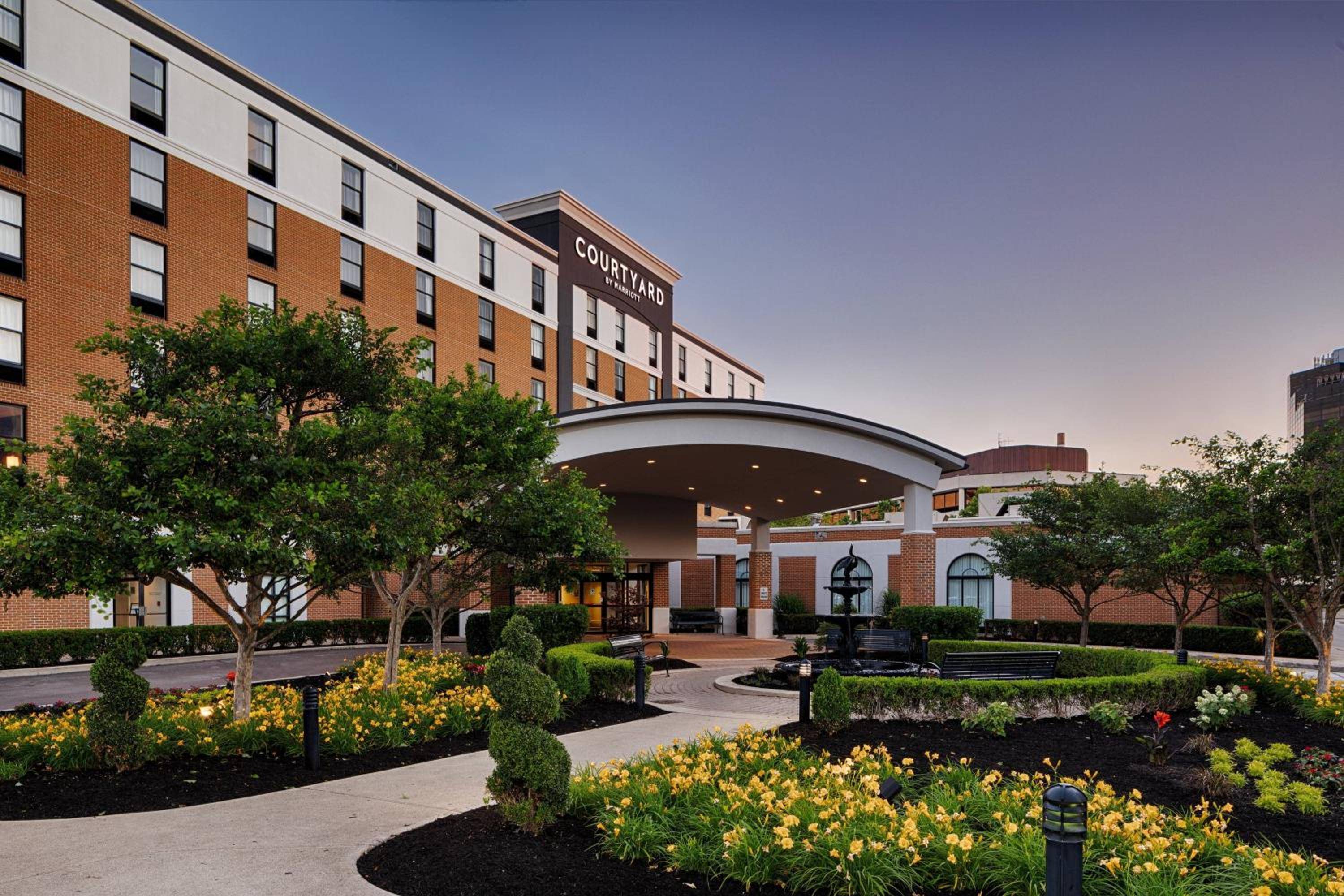 Courtyard by Marriott Springfield Downtown, Springfield : -42% en ...
