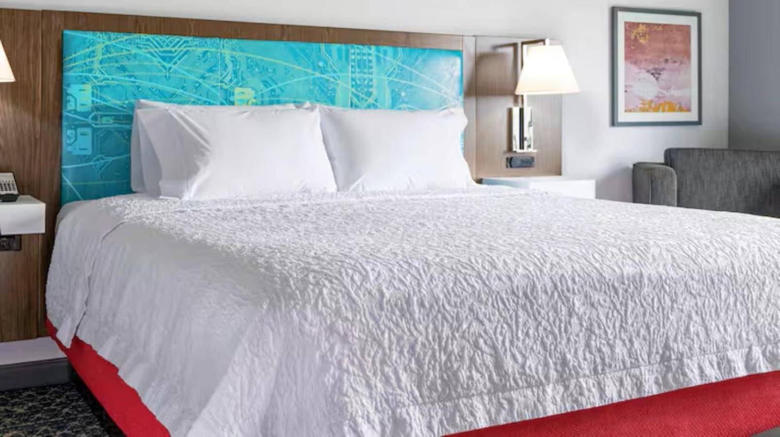 Hampton Inn & Suites Maui North Shore, Kahului : -44% during the day ...