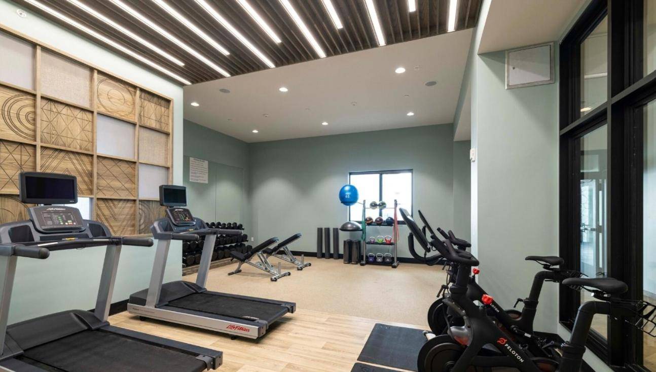 Hampton Inn & Suites Maui North Shore, Kahului : -44% during the day ...