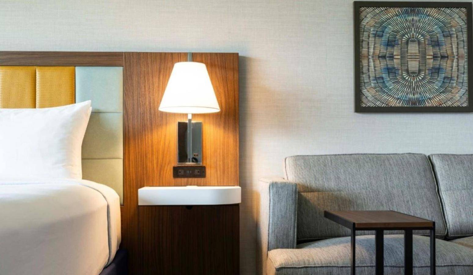 Hampton Inn & Suites Maui North Shore, Kahului : -44% during the day ...