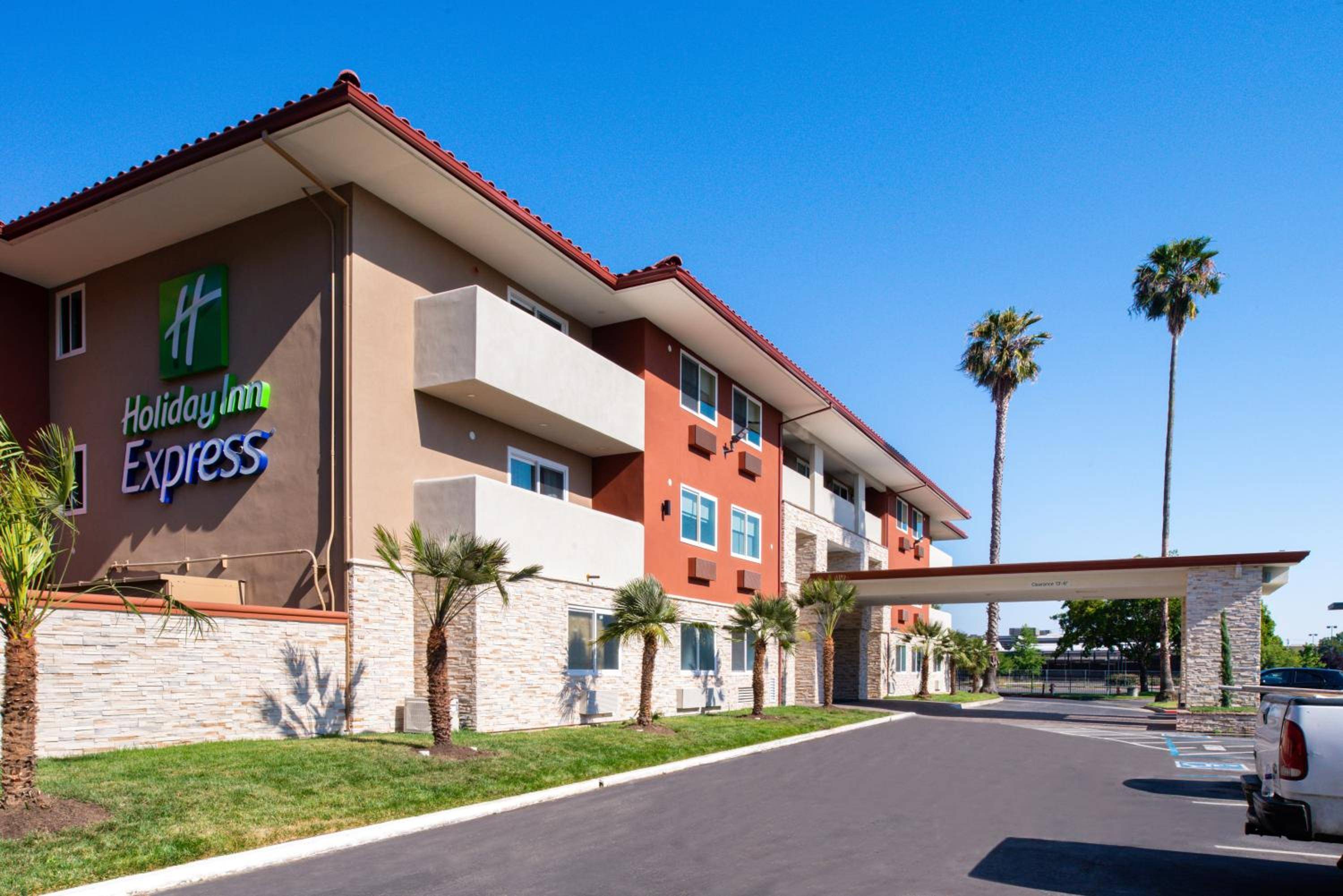 Holiday Inn Express - Santa Rosa North by IHG, Santa Rosa : -32% en ...
