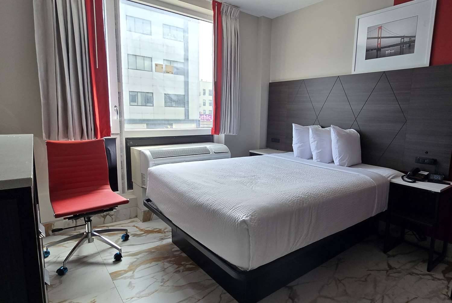 Ramada by Wyndham Brooklyn Empire Blvd, Crown Heights : -44% during the ...