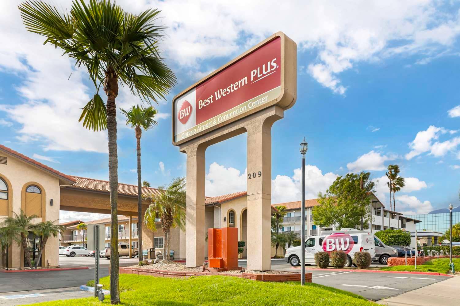 Best Western Plus Ontario Airport & Convention Center, Ontario : -68% ...