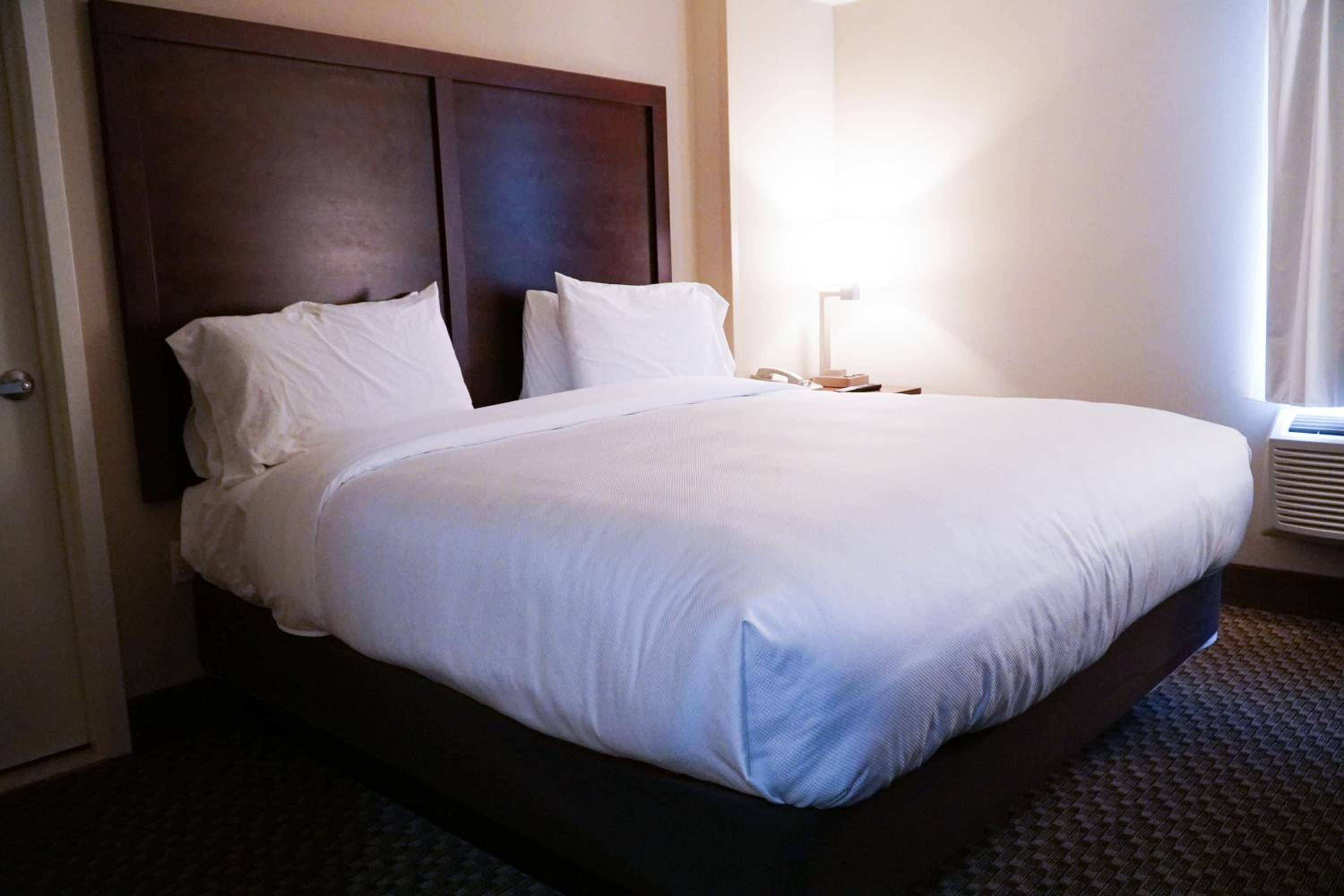 Hotel Mint JFK Airport, Far Rockaway : -47% en journée • Réservation à ...