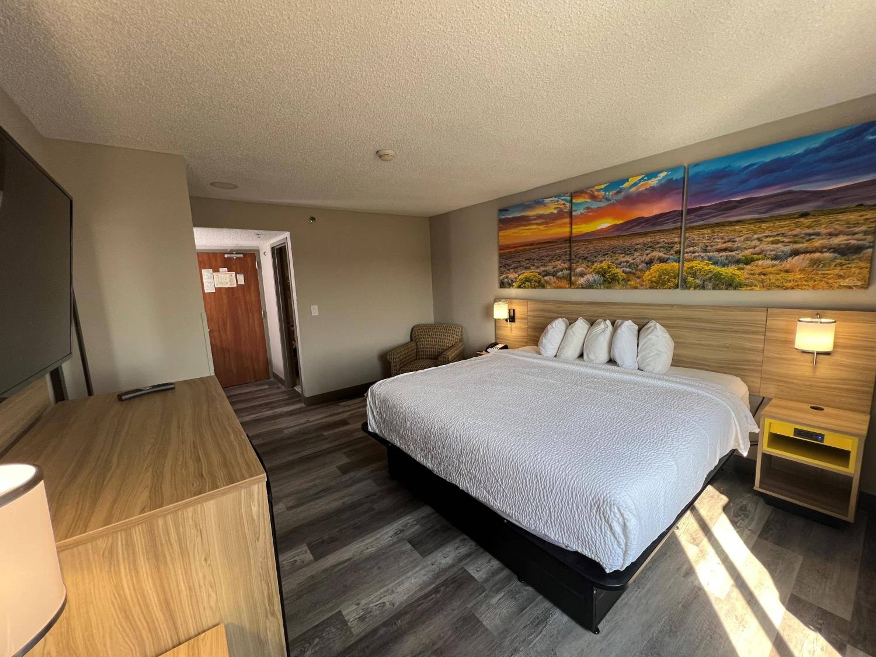 Days Inn by Wyndham Tulsa Central, Tulsa : -50% during the day - Dayuse.com