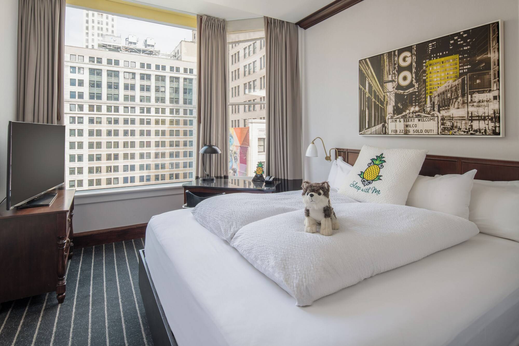 Staypineapple Chicago, An Iconic Hotel, The Loop, Chicago Loop : -62% ...