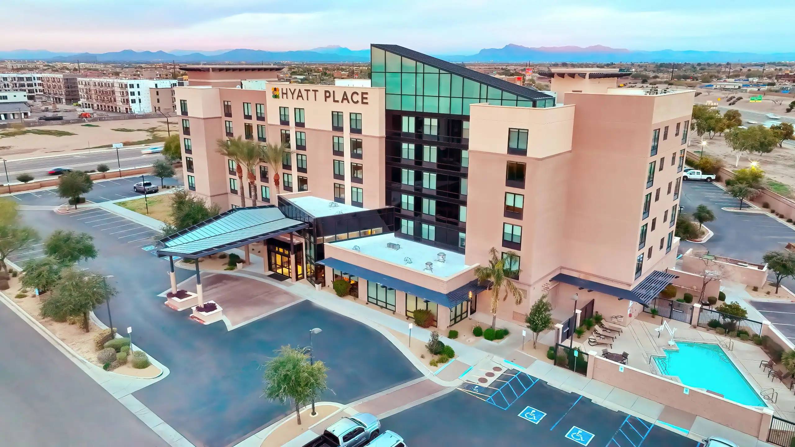 Hyatt Place Phoenix/Gilbert, Spectrum Commercial Core : -35% voor ...