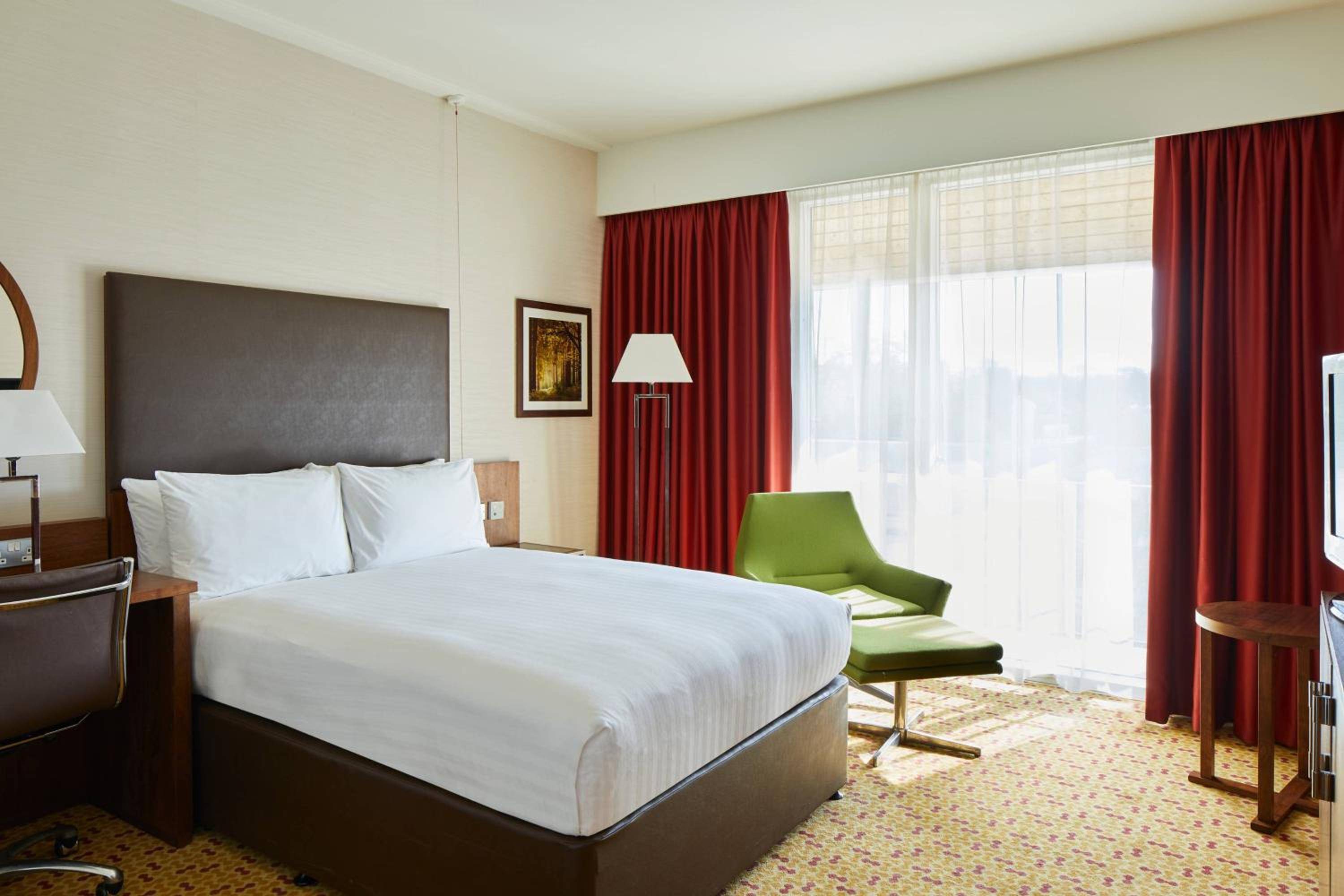 Lingfield Park Marriott Hotel & Country Club, Surrey : -34% during the ...