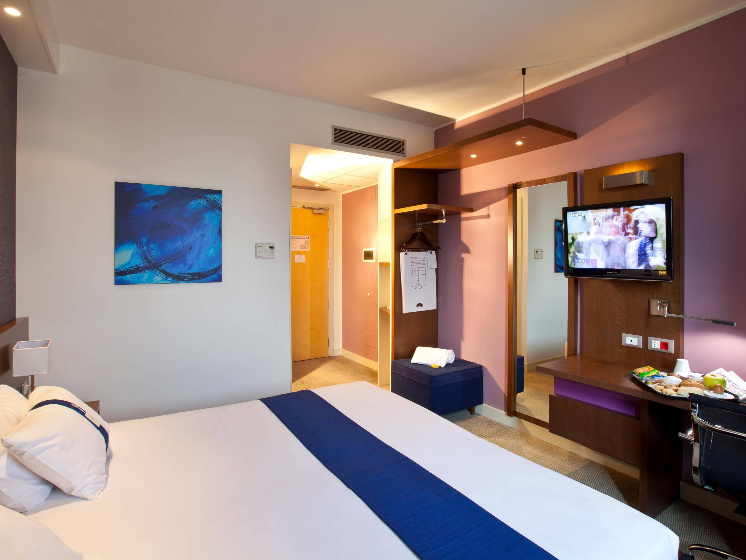 Holiday Inn Express Reggio Emilia by IHG, Reggio Emilia : -44% am Tag ...