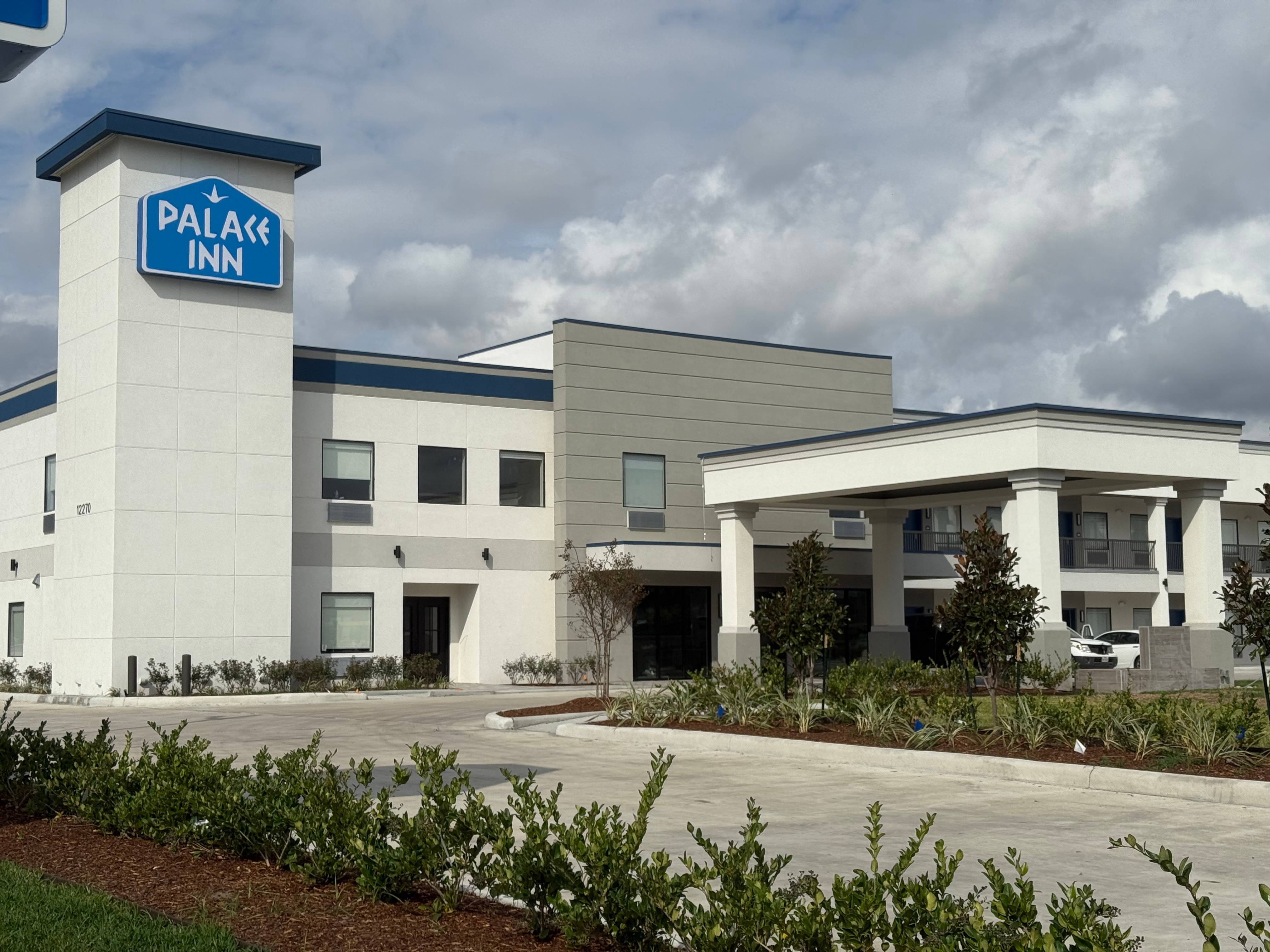 Palace Inn Blue 290 W 43rd & Bingle Rd, Northside : -32% en journée ...