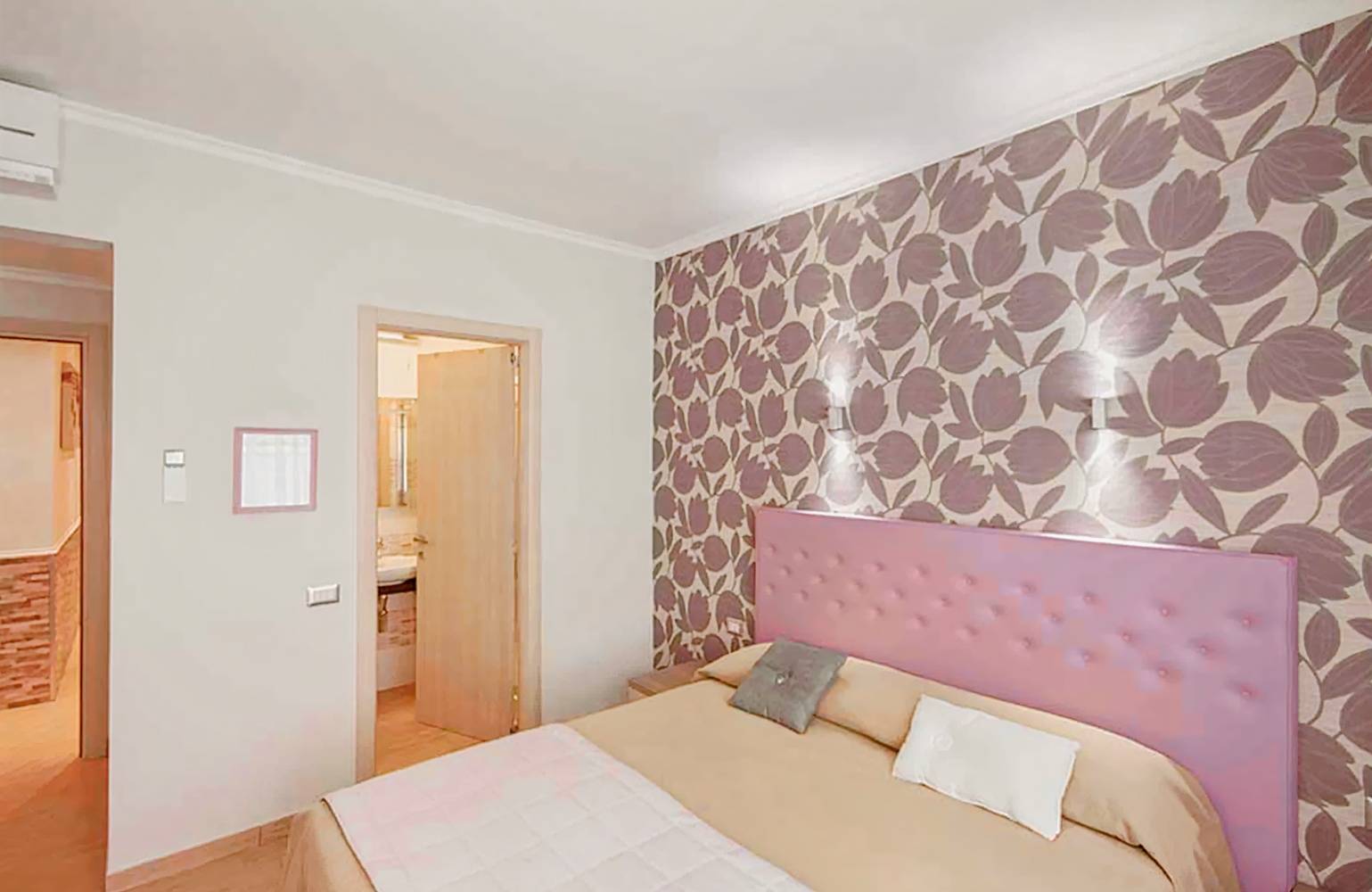 Rome Kings Suite, Roma : hotel during the day - Dayuse.com