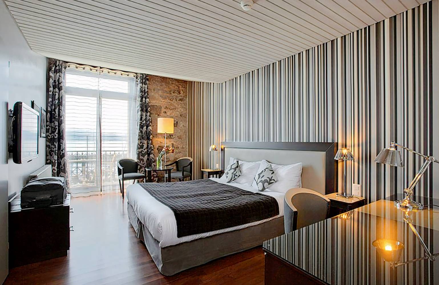 Lakeview Hôtel Le Rivage, Lutry : hotel during the day - Dayuse.com