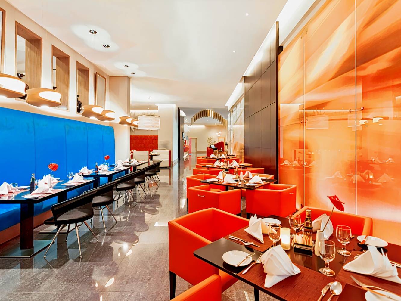 ibis Mall Avenue Dubai, Al Barsha 1 : hotel during the day - Dayuse.ae