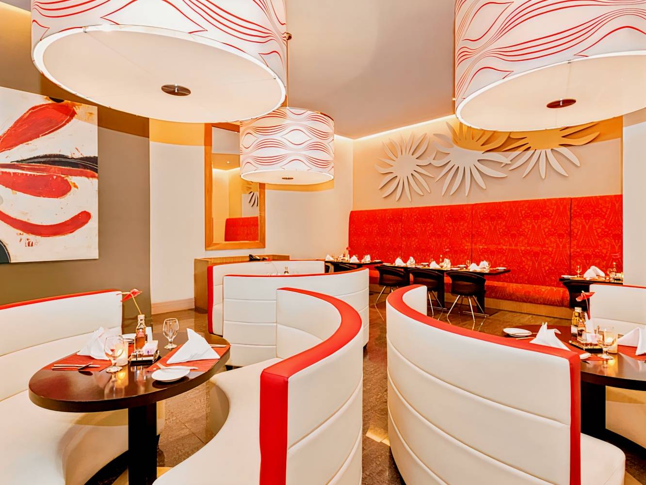 ibis Mall Avenue Dubai, Al Barsha 1 : hotel during the day - Dayuse.ae