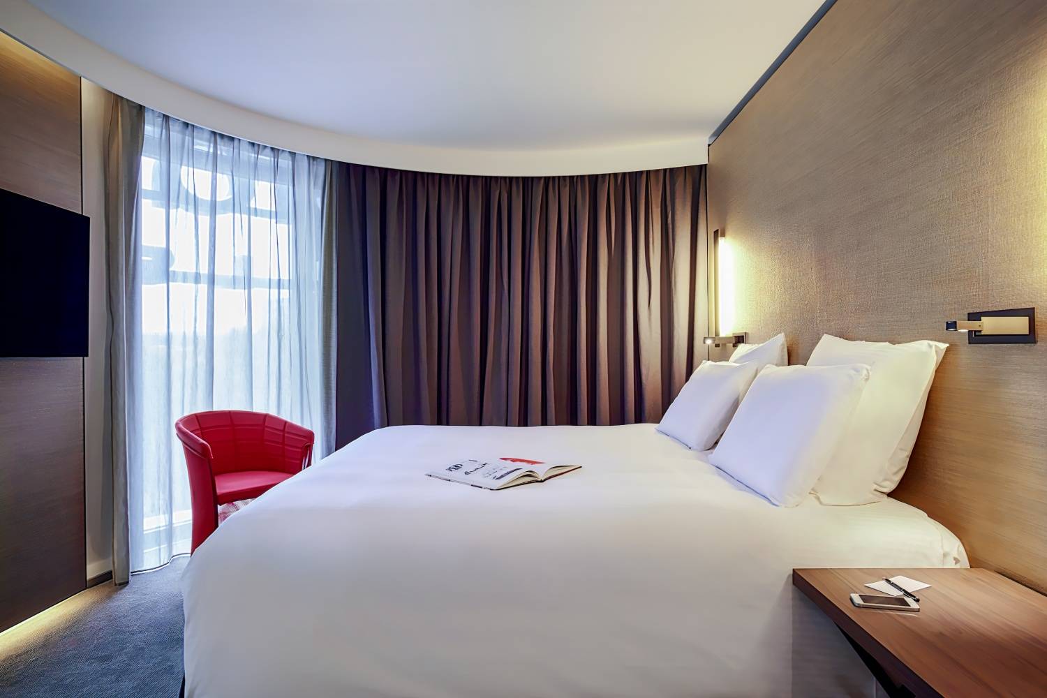 Pullman Paris Roissy-CDG Airport, Tremblay-en-France : -34% during the ...