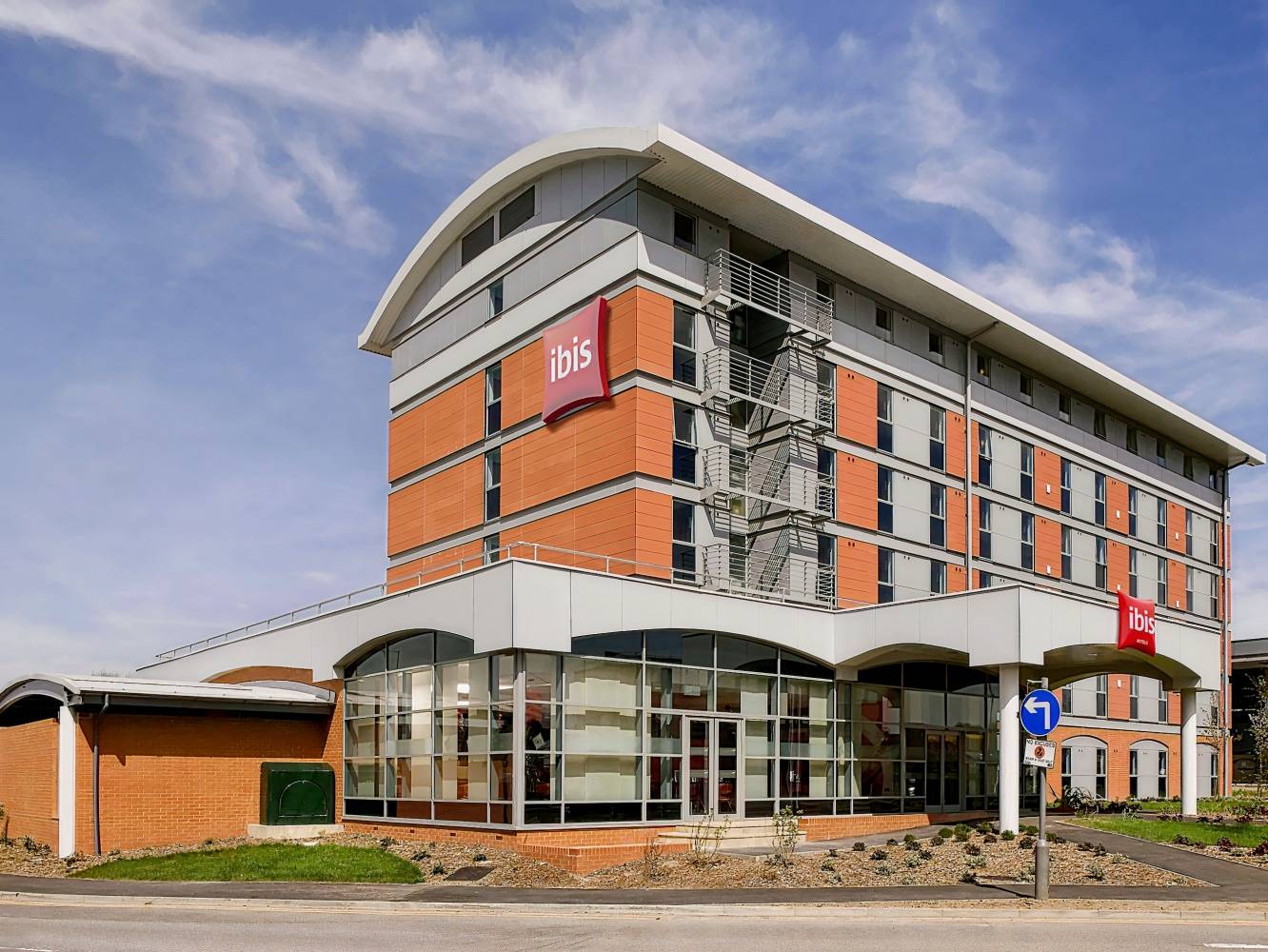 ibis London Elstree Borehamwood, Hertfordshire : -24% during the day ...
