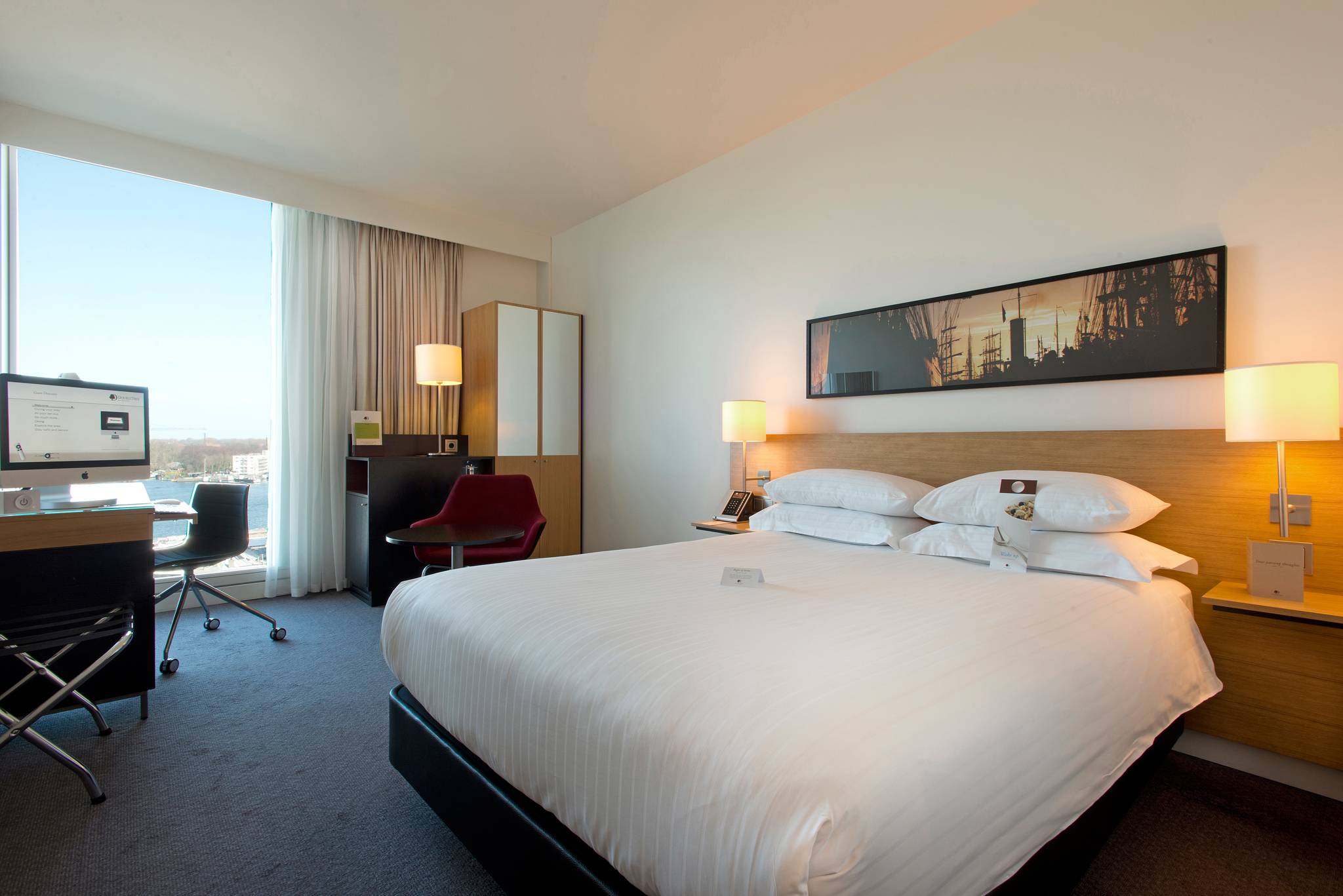 DoubleTree by Hilton Amsterdam Centraal Station, Centrum : hotel during ...