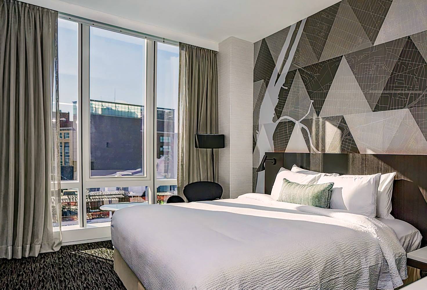 Aloft Long Island City-Manhattan View, Long Island City : -36% during ...