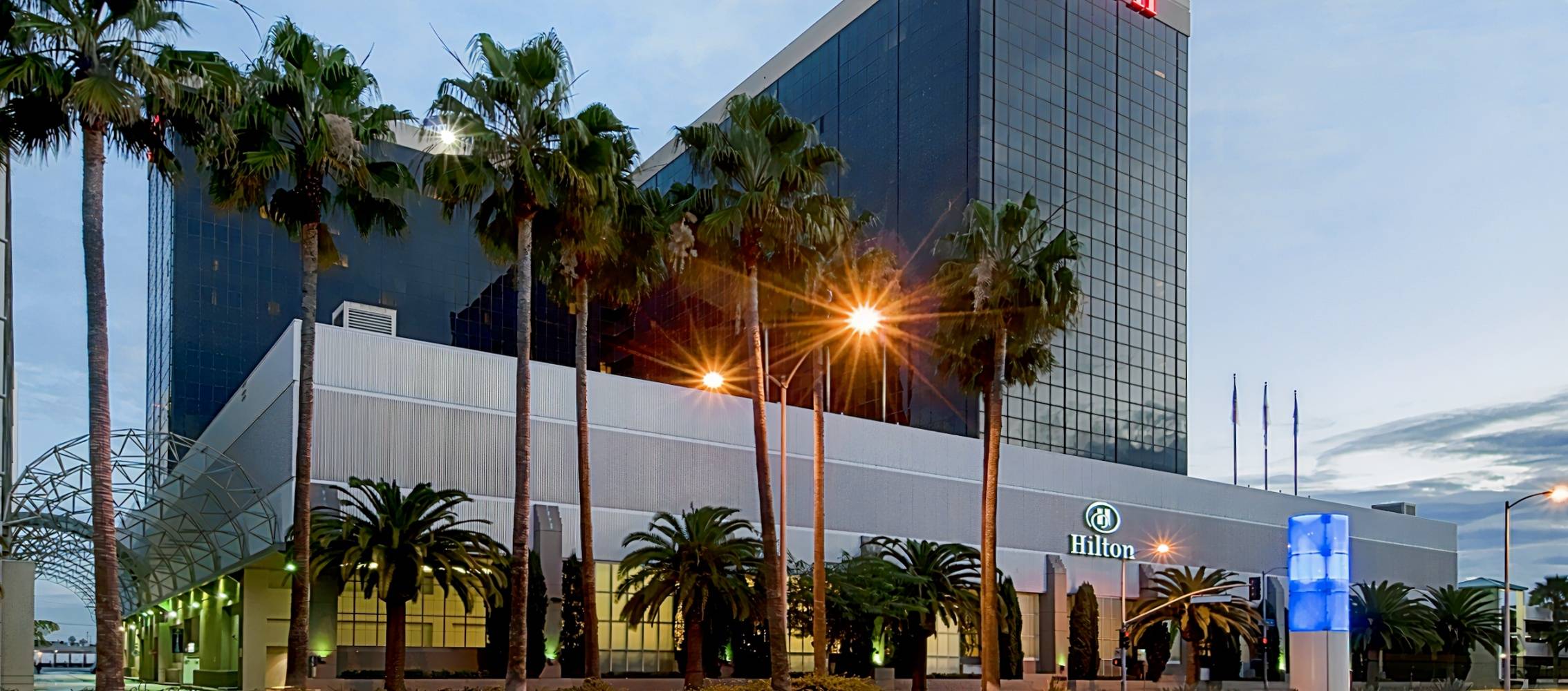 Hilton LAX Los Angeles Airport, Los Angeles : -46% during the day ...