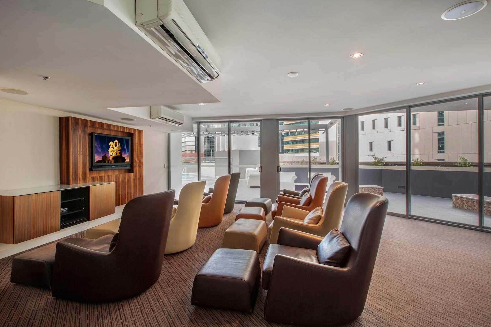 Evolution Apartments, Brisbane City : hotel during the day - Dayuse.com