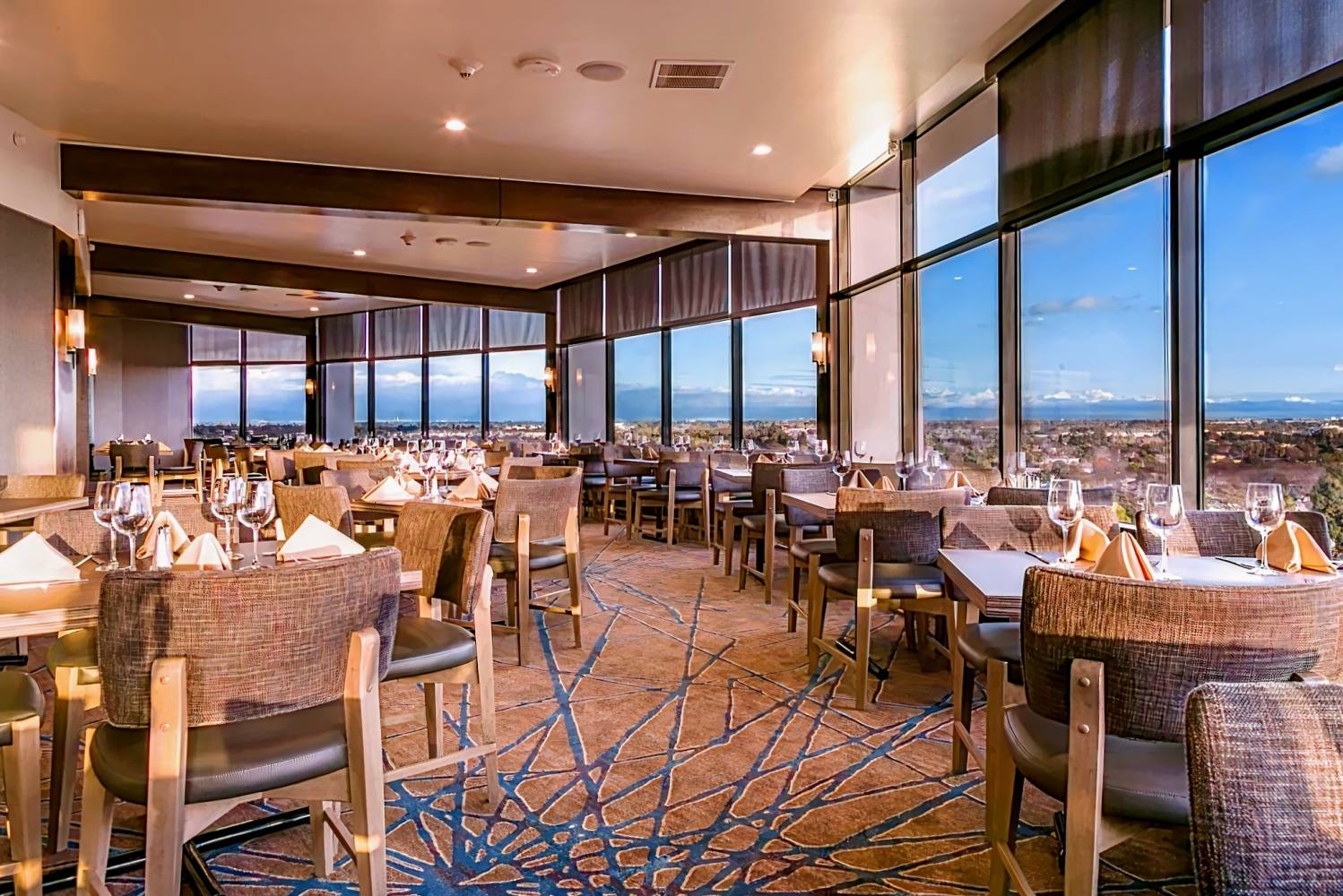 Holiday Inn Long Beach Airport, Long Beach : -36% en journée ...