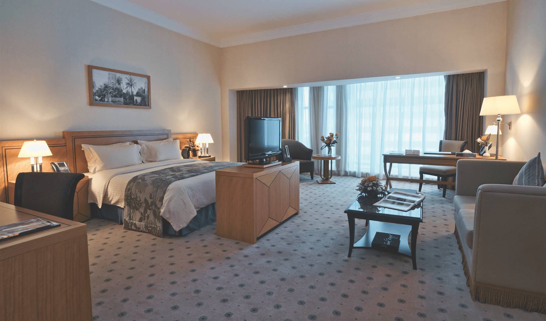 Retaj Royale, Doha : hotel during the day - Dayuse.co.uk