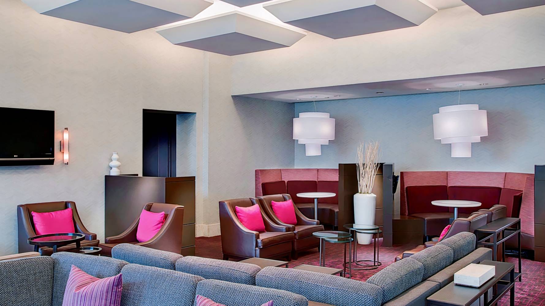 Courtyard by Marriott New York JFK Airport, Jamaica : -53% during the ...