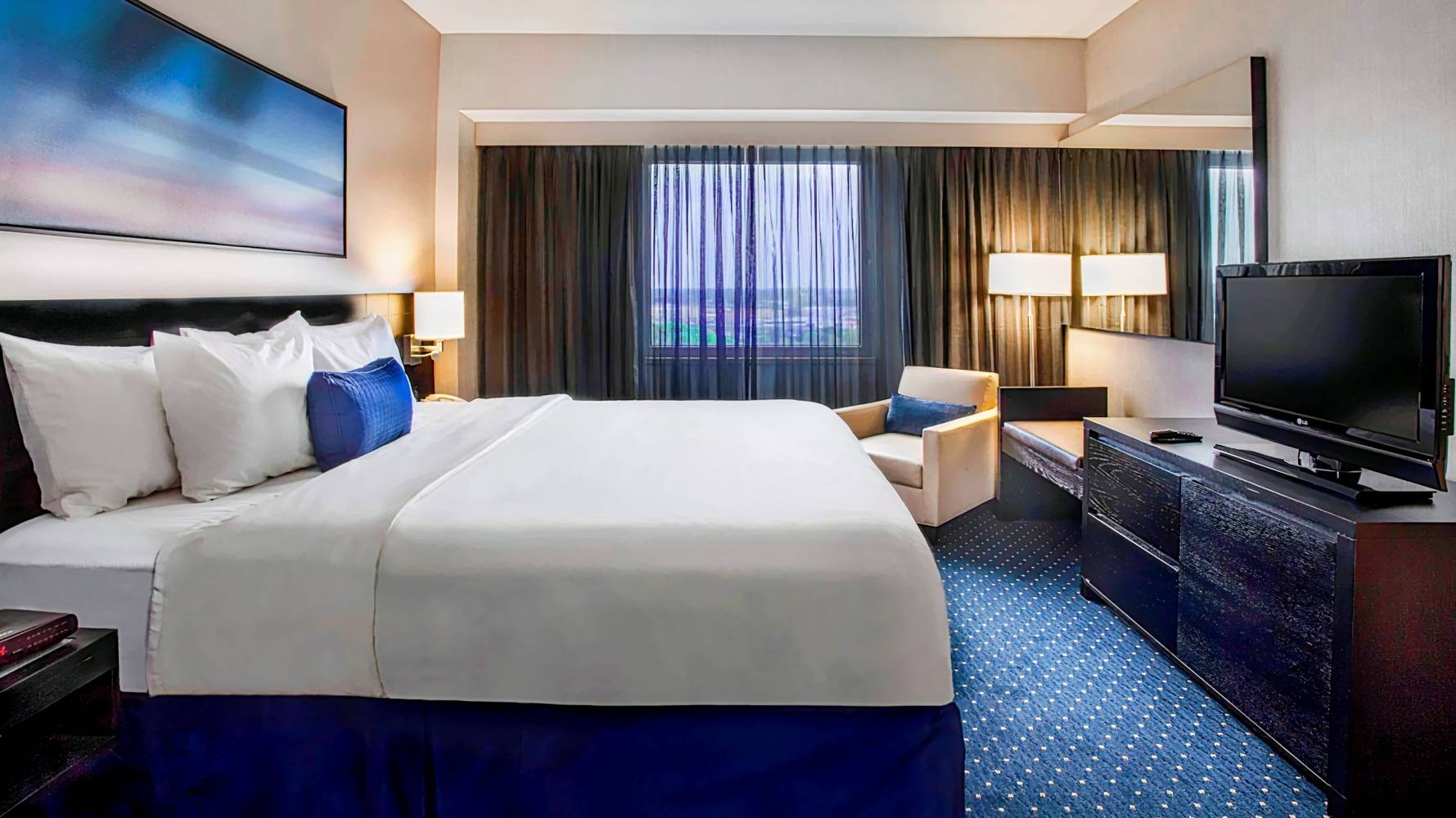 Courtyard by Marriott New York JFK Airport, Jamaica : -53% during the ...